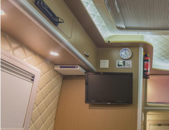 America Design Spacious Camper Caravan Trailer With Three Side View Window